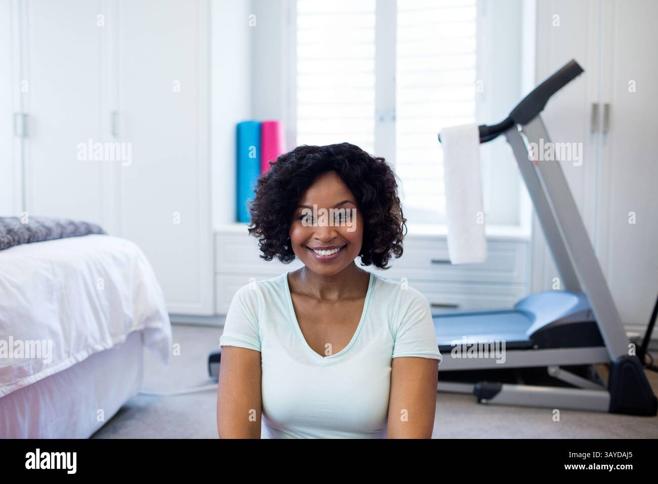 African american woman pausing hi-res stock photography and images - Alamy