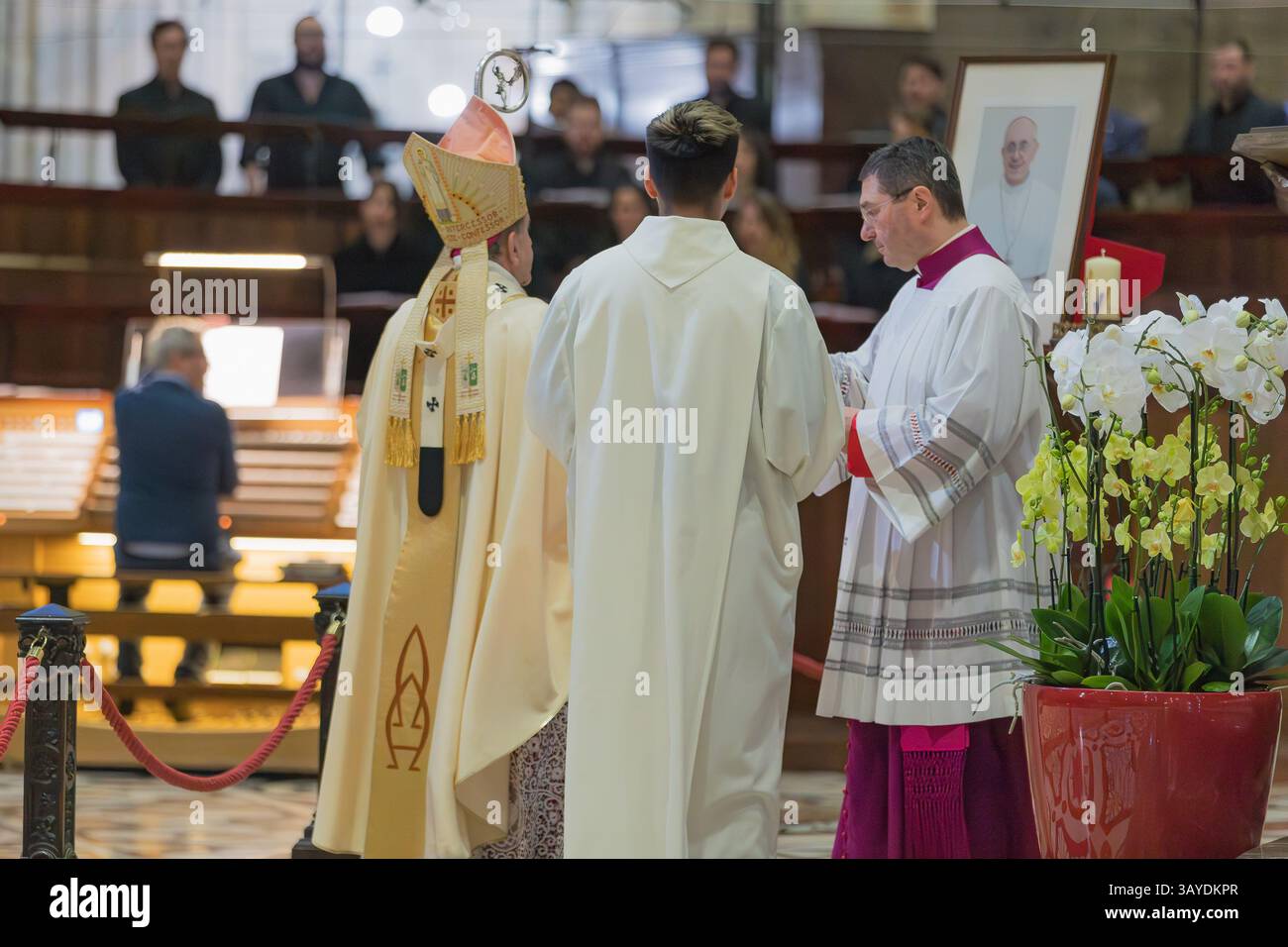 Milan, Italy. 22nd Apr, 2025. Cattedrale, Piazza Duomo, Milan, Italy ...