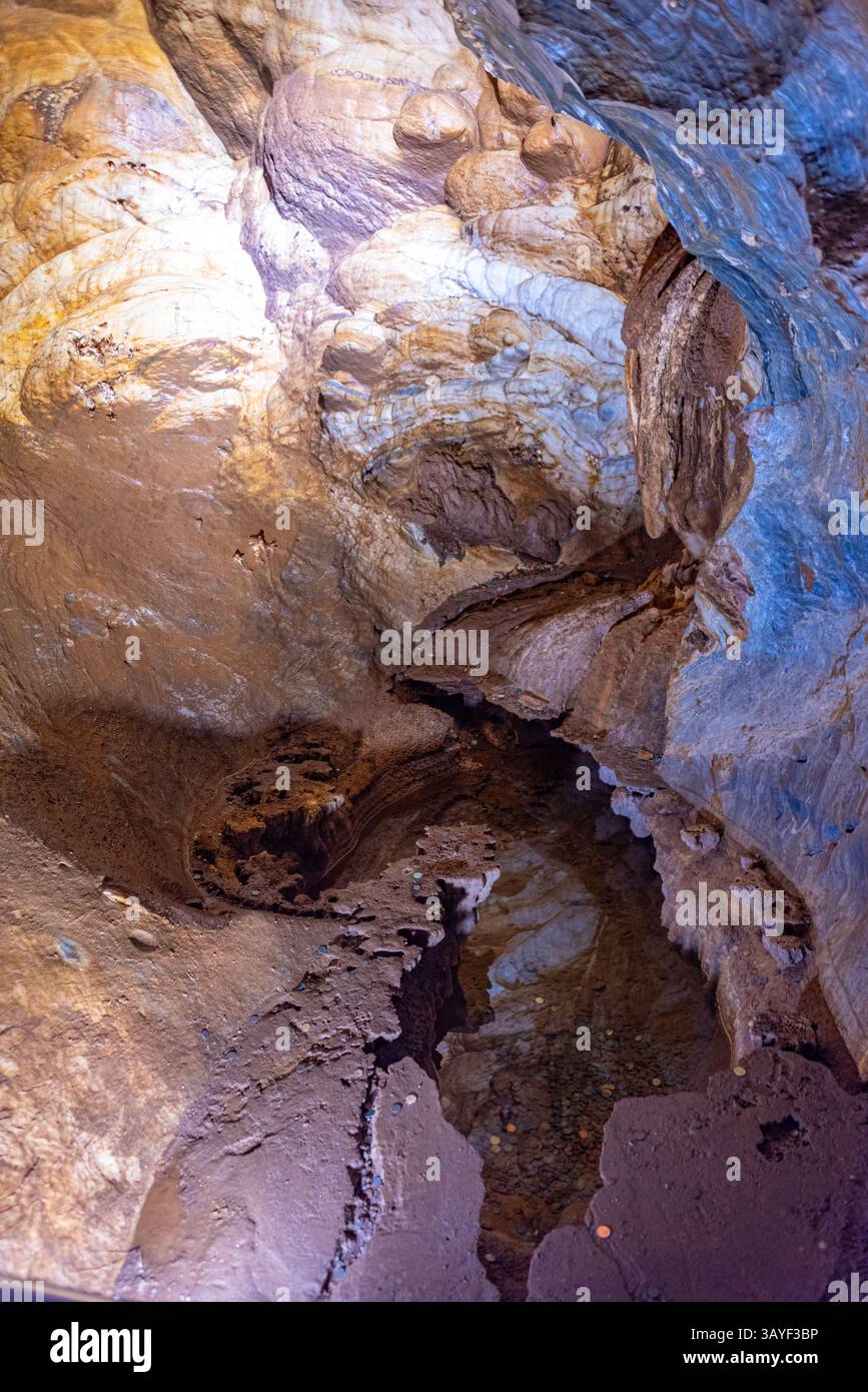 Aragonite cave hi-res stock photography and images - Alamy
