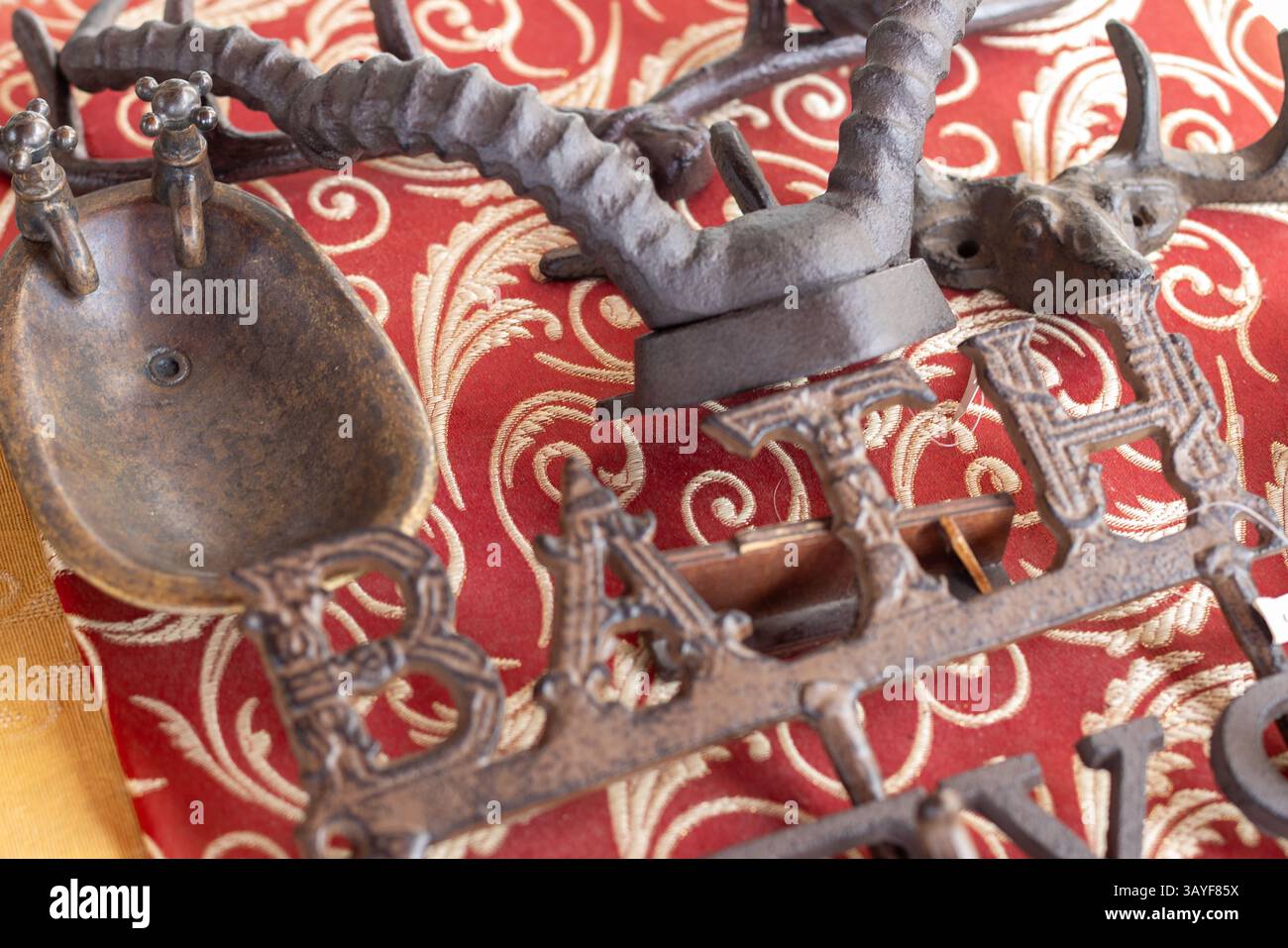 Small metal objects hi-res stock photography and images - Alamy