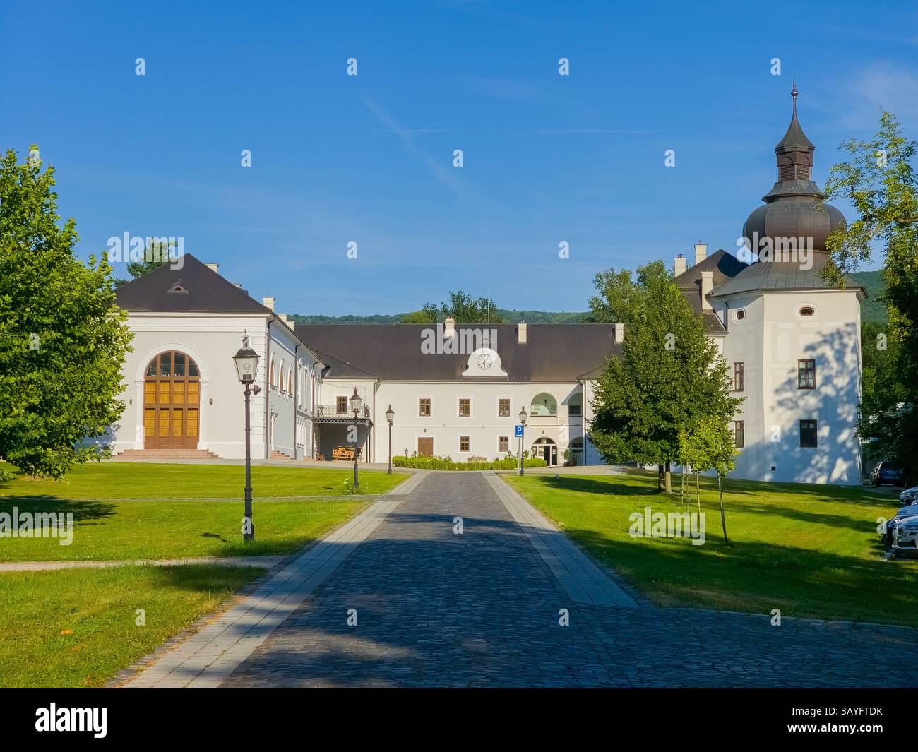 Oponice hi-res stock photography and images - Alamy