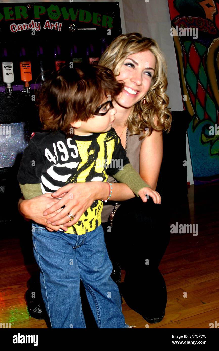 Yvonne mitchell hi-res stock photography and images - Alamy