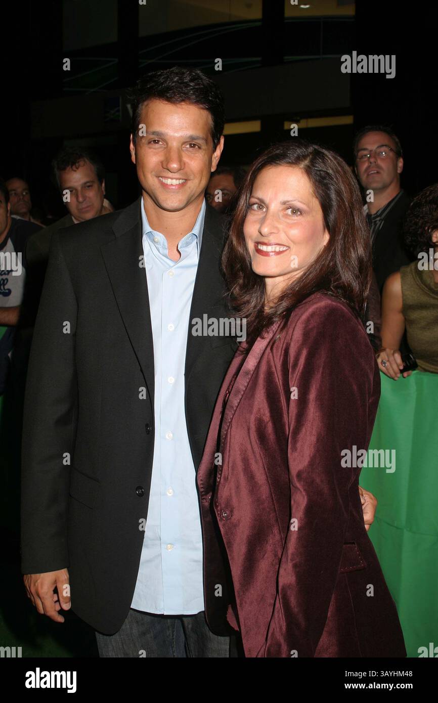 Jan. 1, 1980 - New York, New York, U.S. - K49836PSC.RALPH MACCHIO AND ...