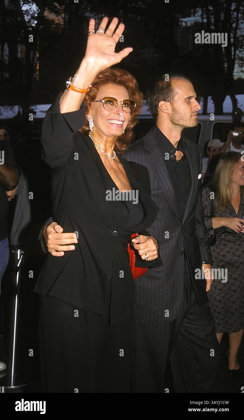 Sept. 16, 2003 - New York, New York, U.S. - K32910PSC.SOPHIA LOREN'S ...