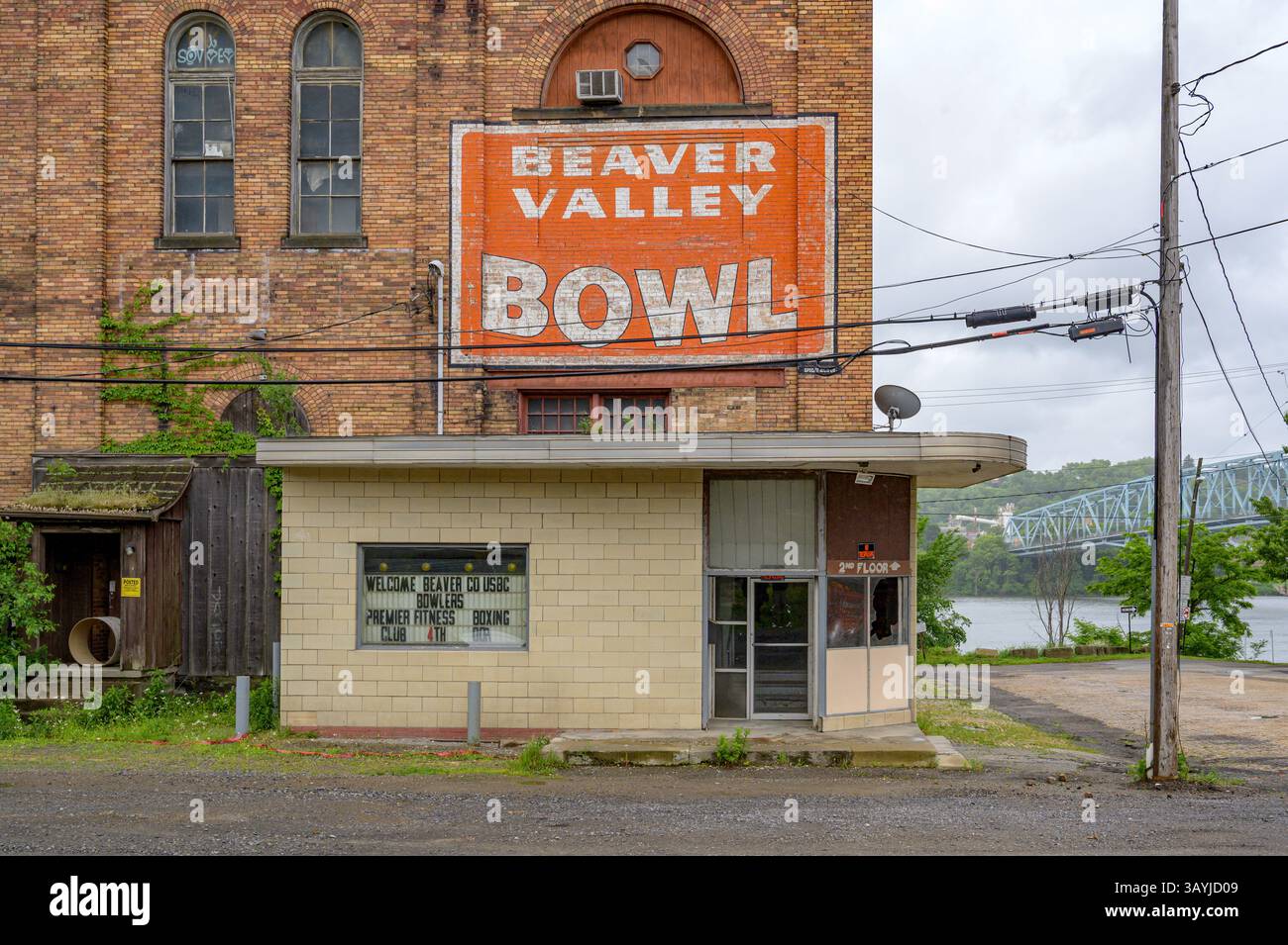 Abandoned Beaver Valley Bowling Lanes Stock Photo - Alamy