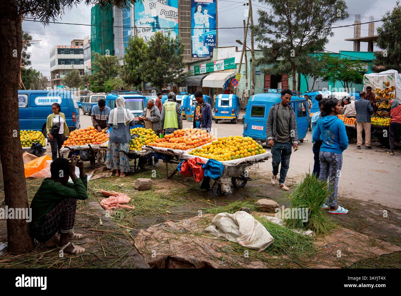 Mekele, Tigray, Ethiopia. 13th Apr, 2025. Fruit and vegetable market in ...