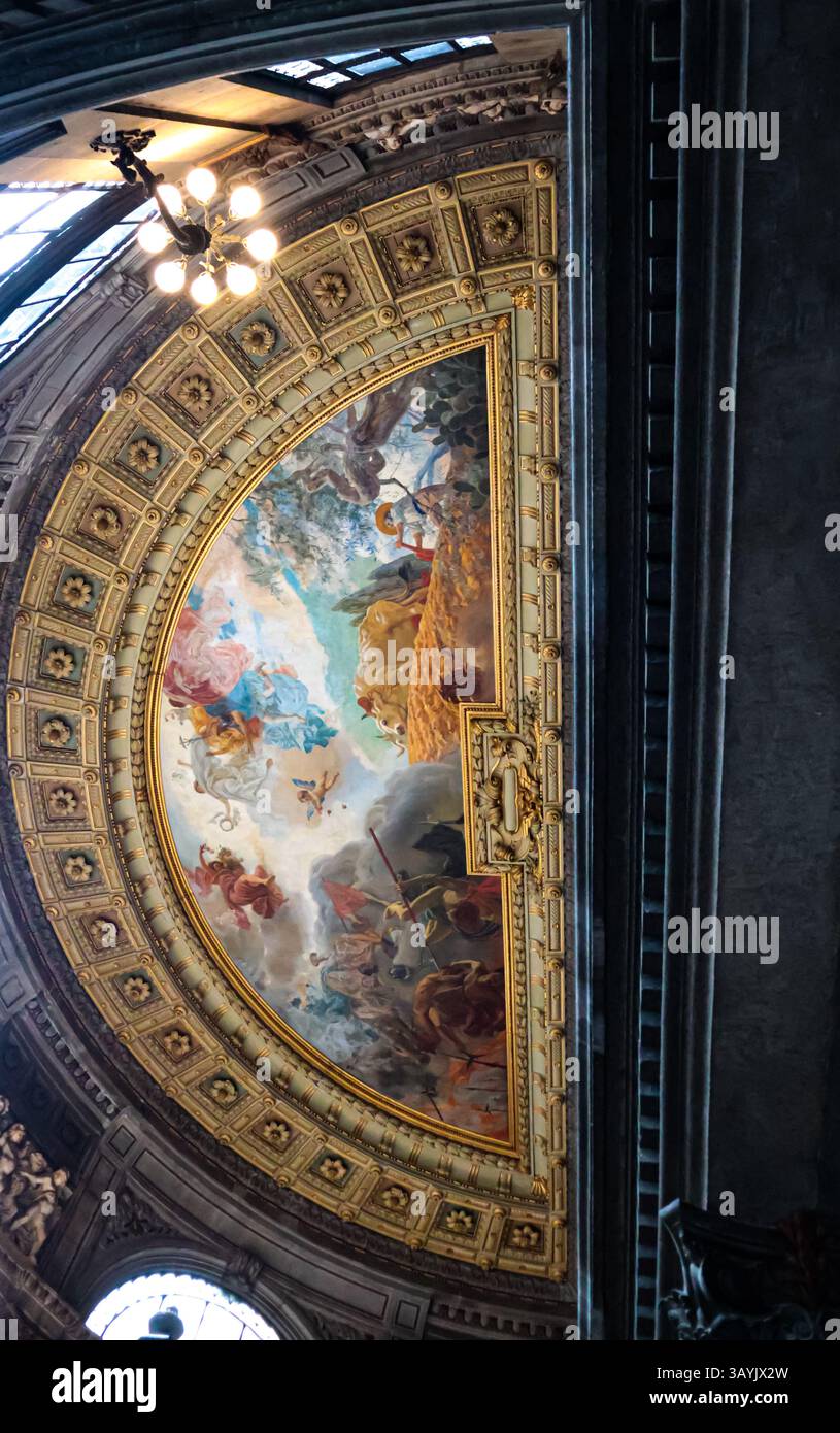 Interior ceiling view of the Museo Nacional de Arte (MUNAL) in Mexico ...