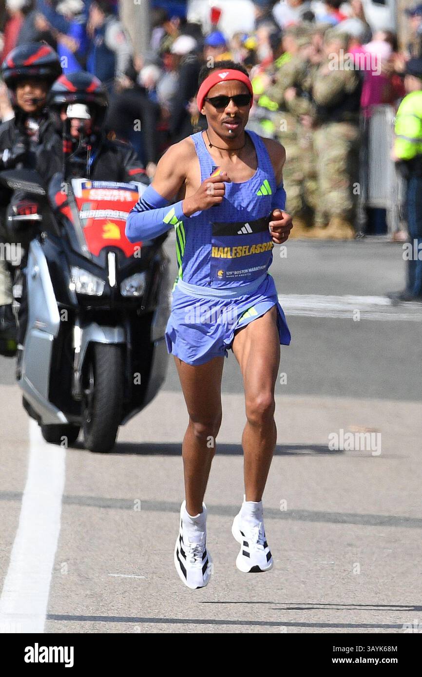 FRAMINGHAM, MA - APRIL 21: Yemane Haileselassie of Eritrea runs in the ...