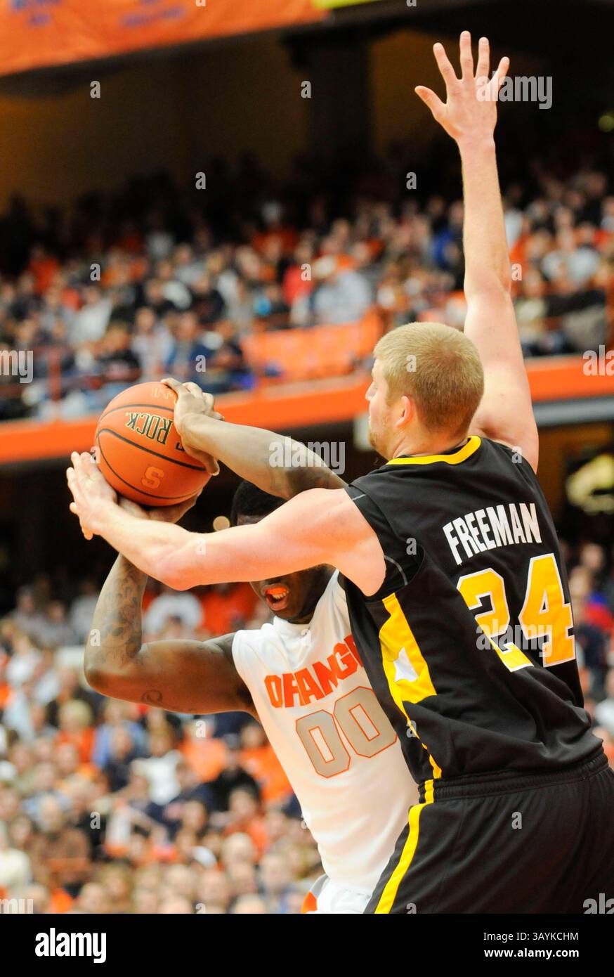 December 13, 2008: Syracuse forward Rick Jackson (#00) and Long Beach ...