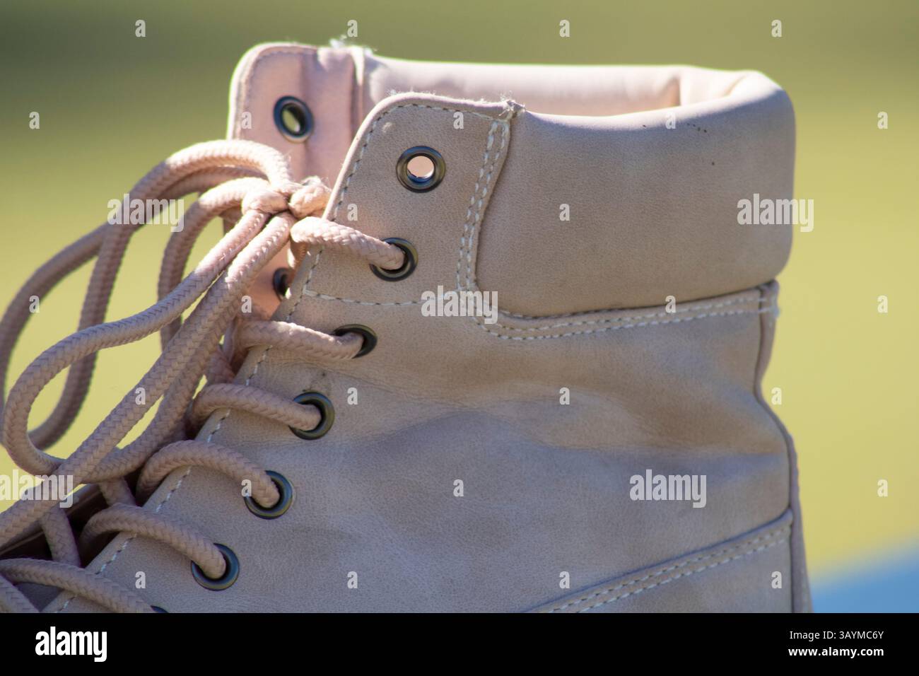 Fashion in nature hi-res stock photography and images - Alamy
