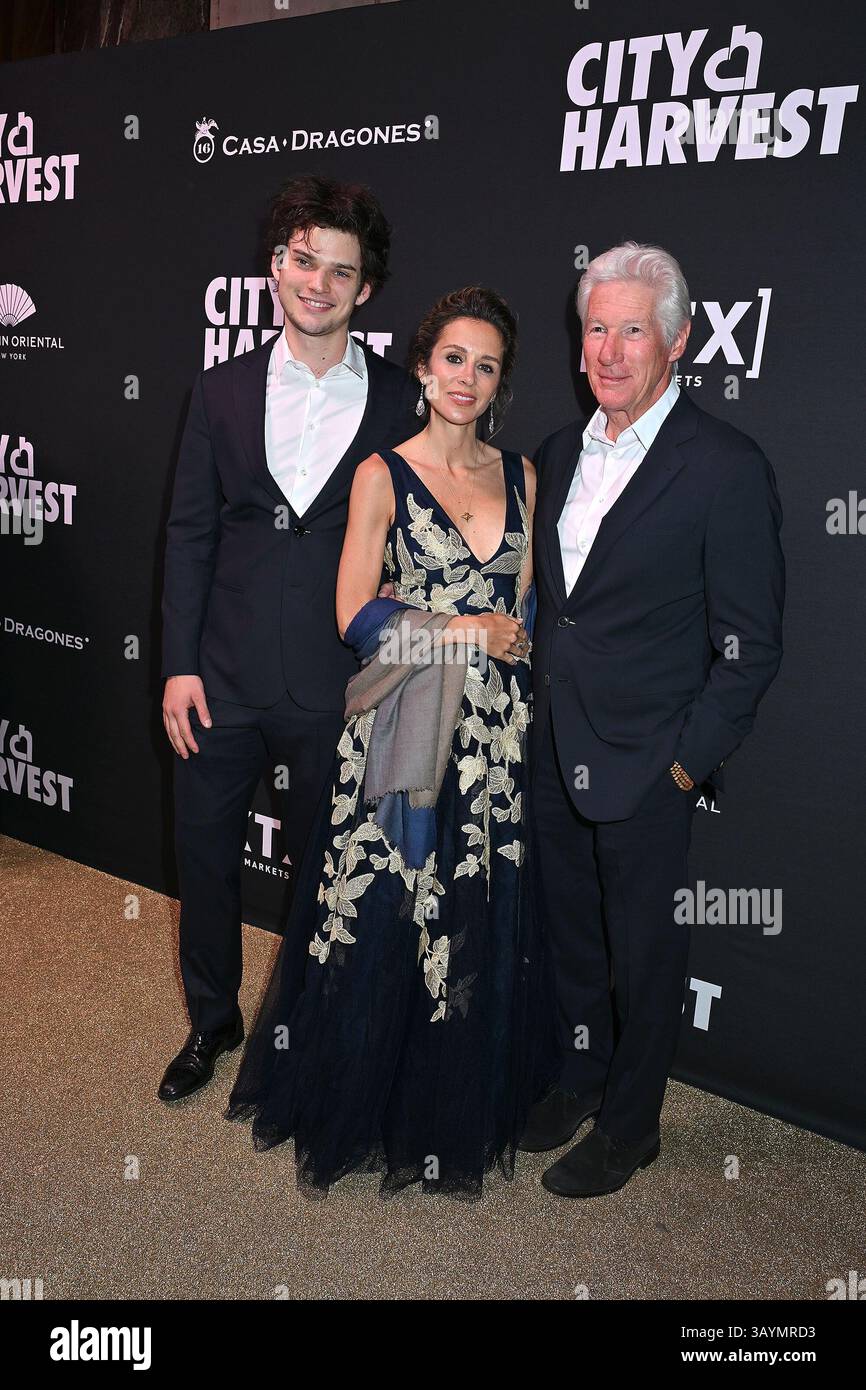 Homer Gere, Alejandra Gere amd Richard Gere attends The City Harvest ...