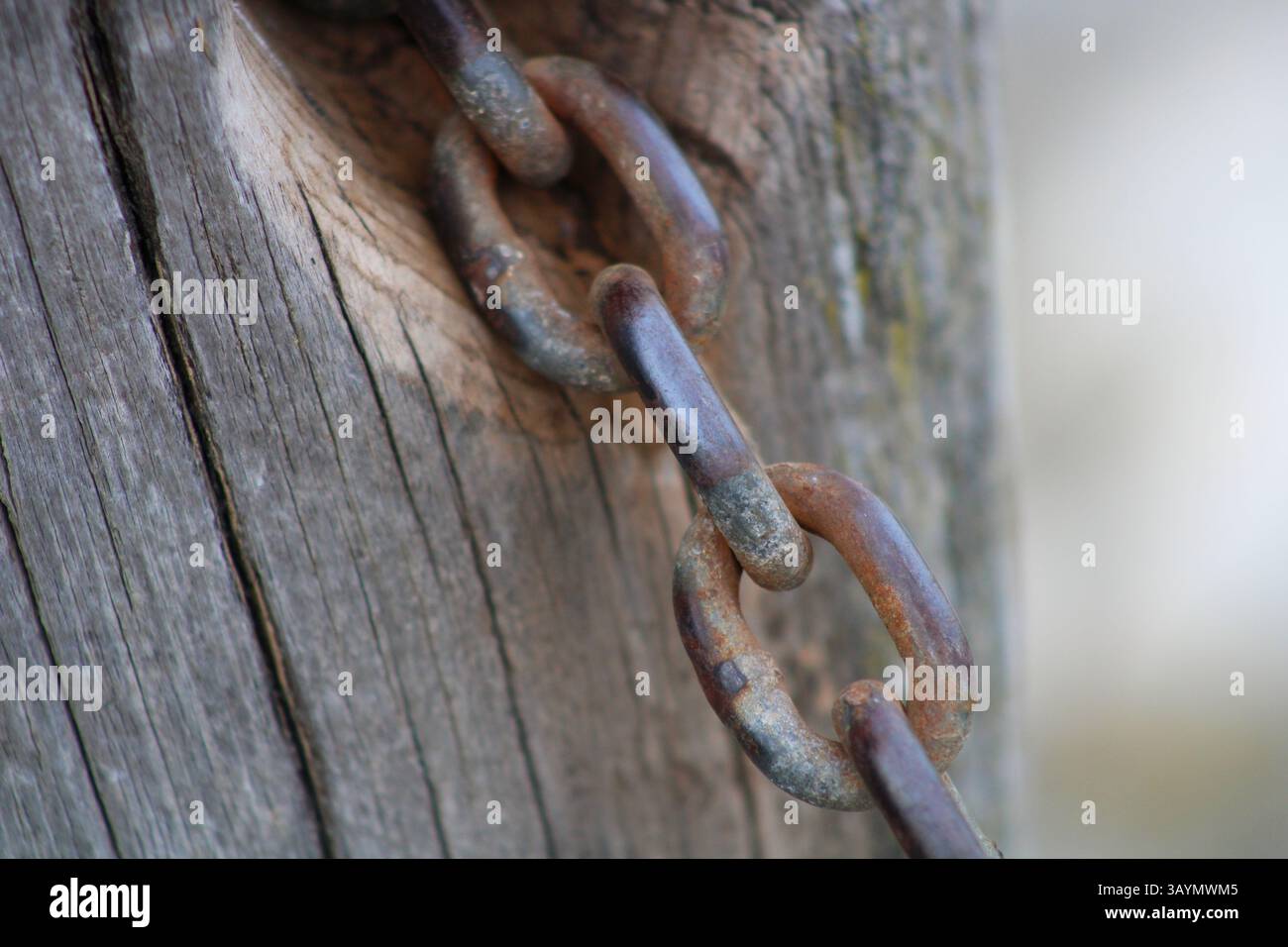 Rusted metal fence post hi-res stock photography and images - Alamy
