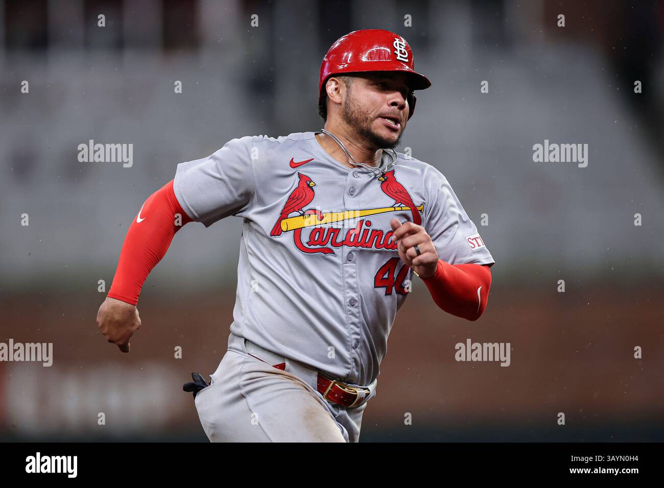 St. Louis Cardinals' Willson Contreras (40) runs to third base in the ...