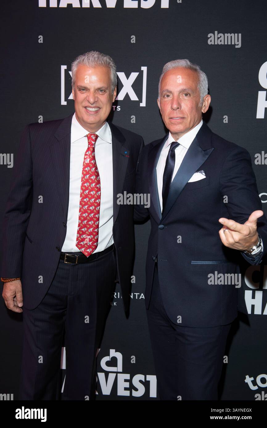 NEW YORK, NEW YORK - APRIL 22: (L-R) Eric Ripert and Geoffrey Zakarian ...