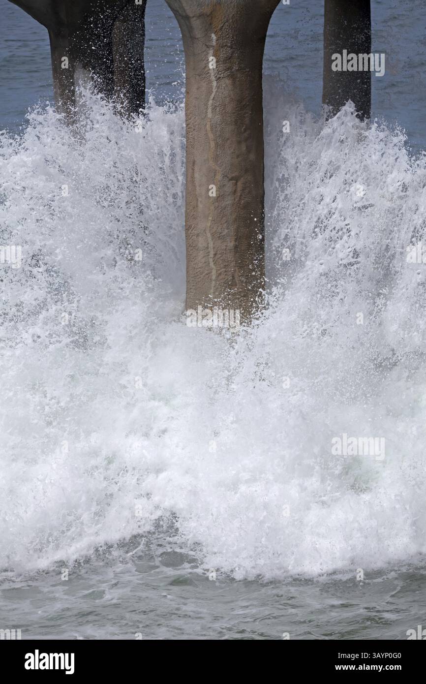Ocean columns hi-res stock photography and images - Alamy