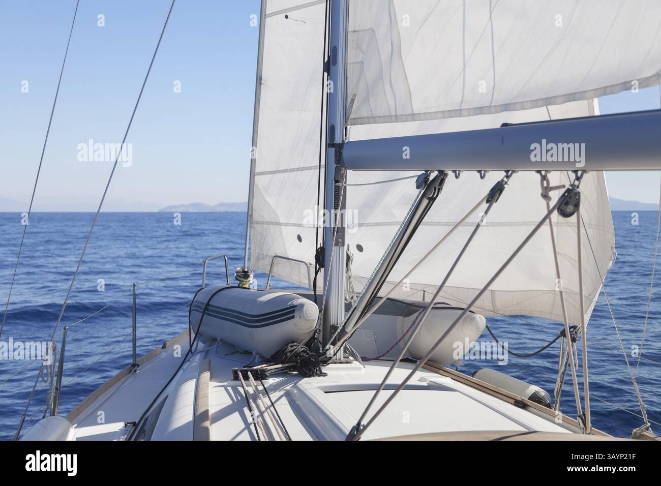 Ropes and blocks hi-res stock photography and images - Alamy