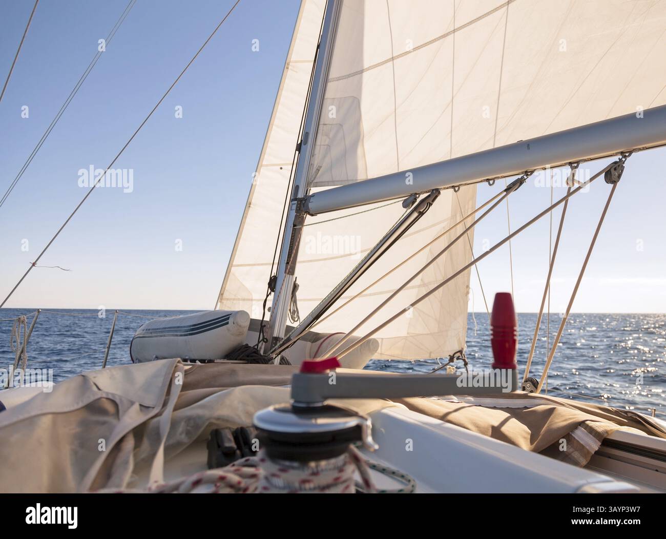 Mainsheet and roller with rope of the sailing boat Stock Photo - Alamy