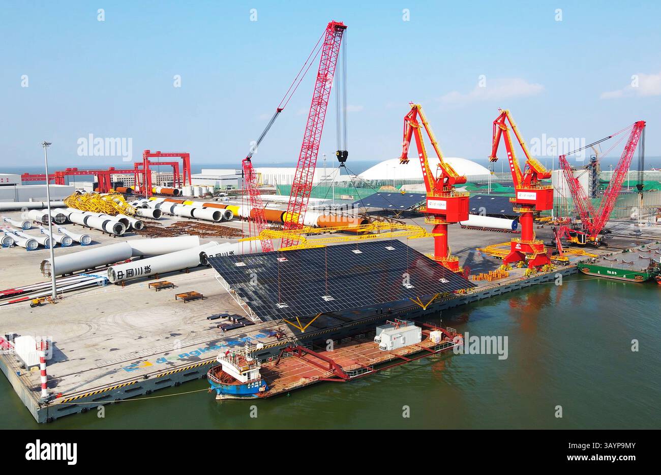 China three gorges new energy corporation hi-res stock photography and ...