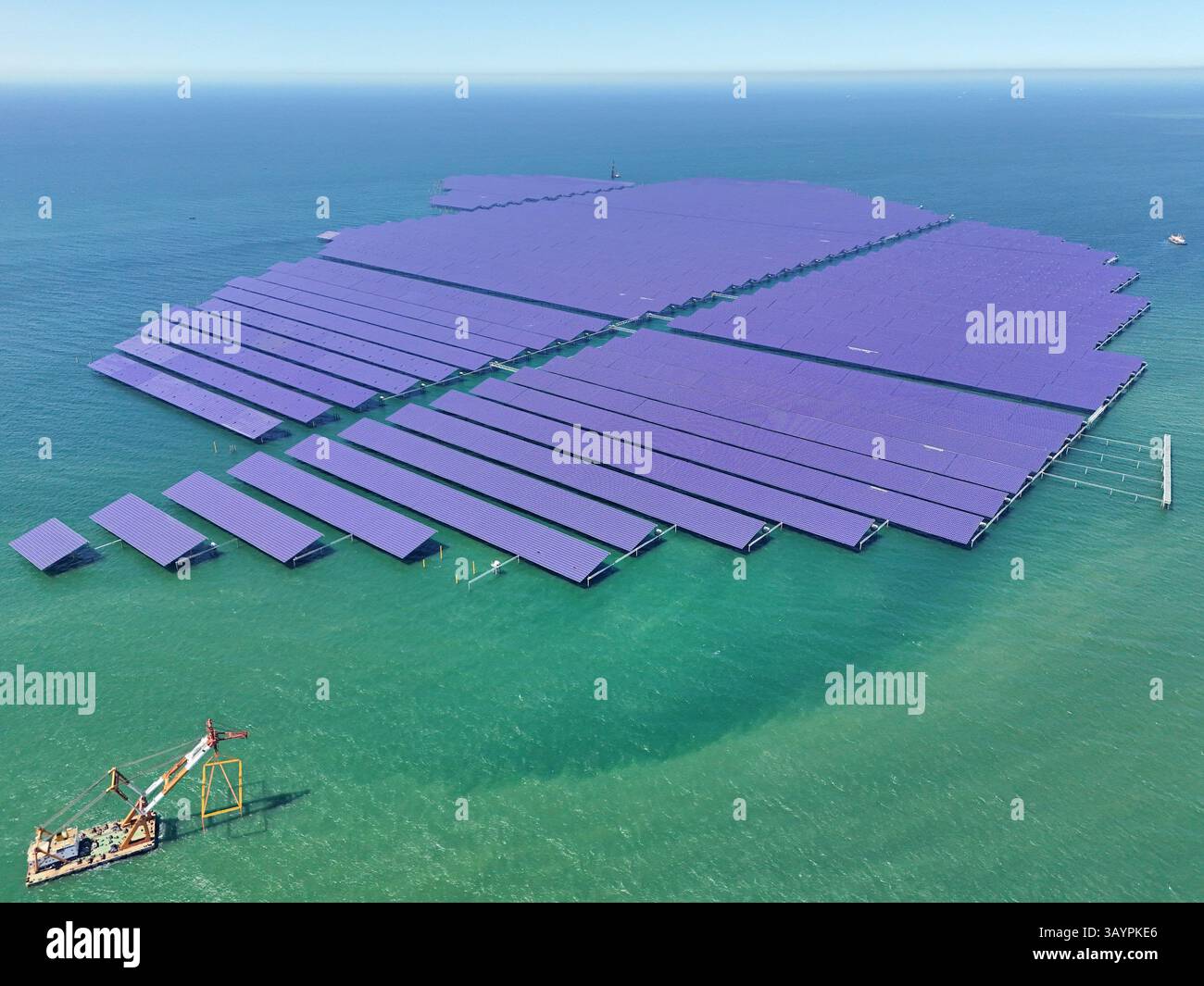 The 400-megawatt offshore pile foundation fixed offshore photovoltaic ...