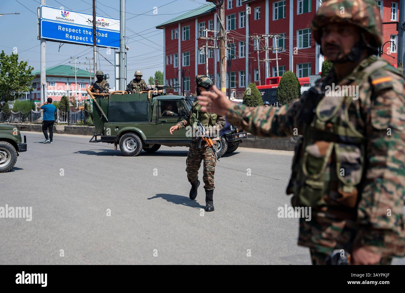 Anantnag, Jammu and Kashmir, India. 23 April, 2025. Security forces stand alert near the Police ...