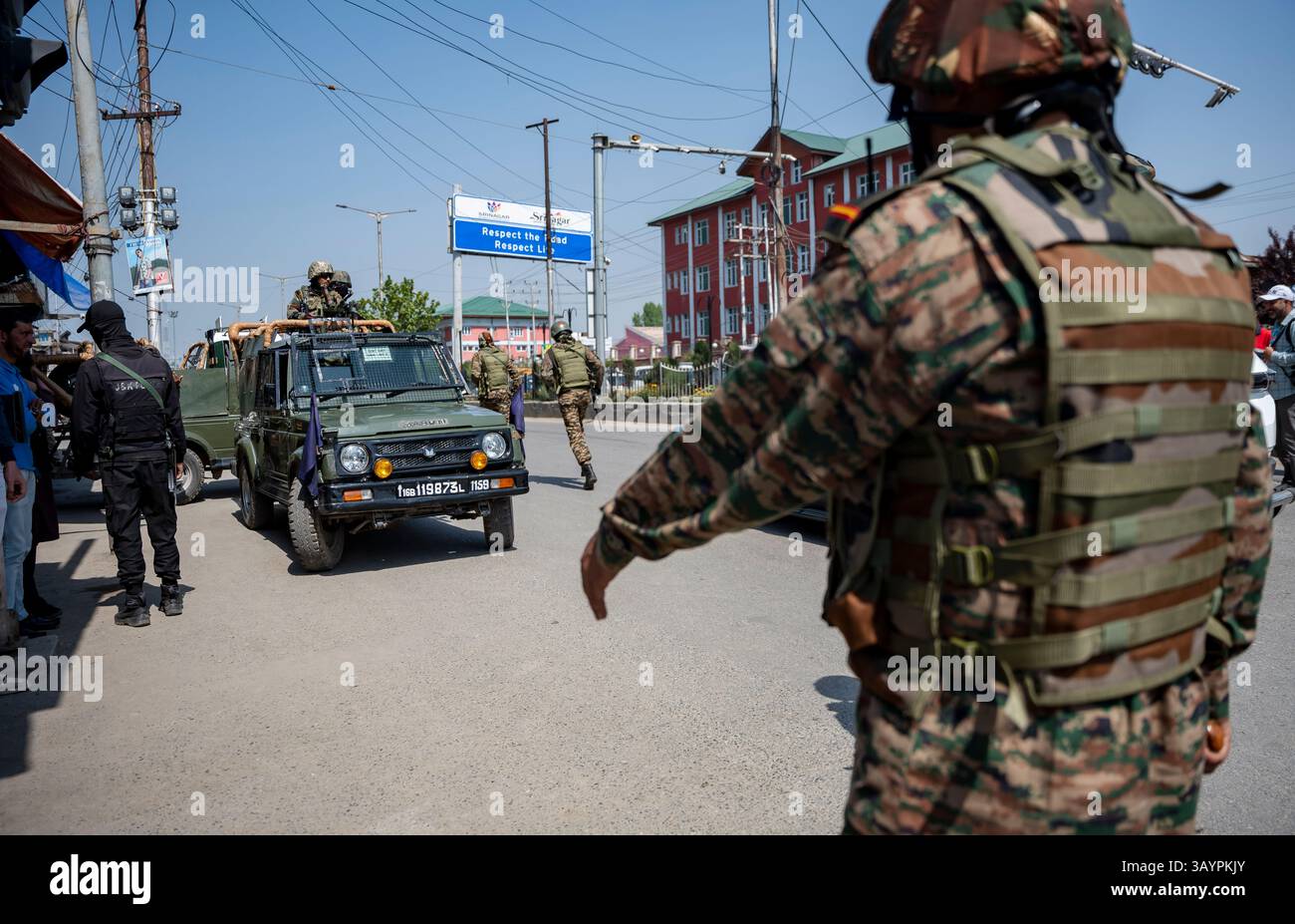 Anantnag, Jammu and Kashmir, India. 23 April, 2025. Security forces stand alert near the Police ...