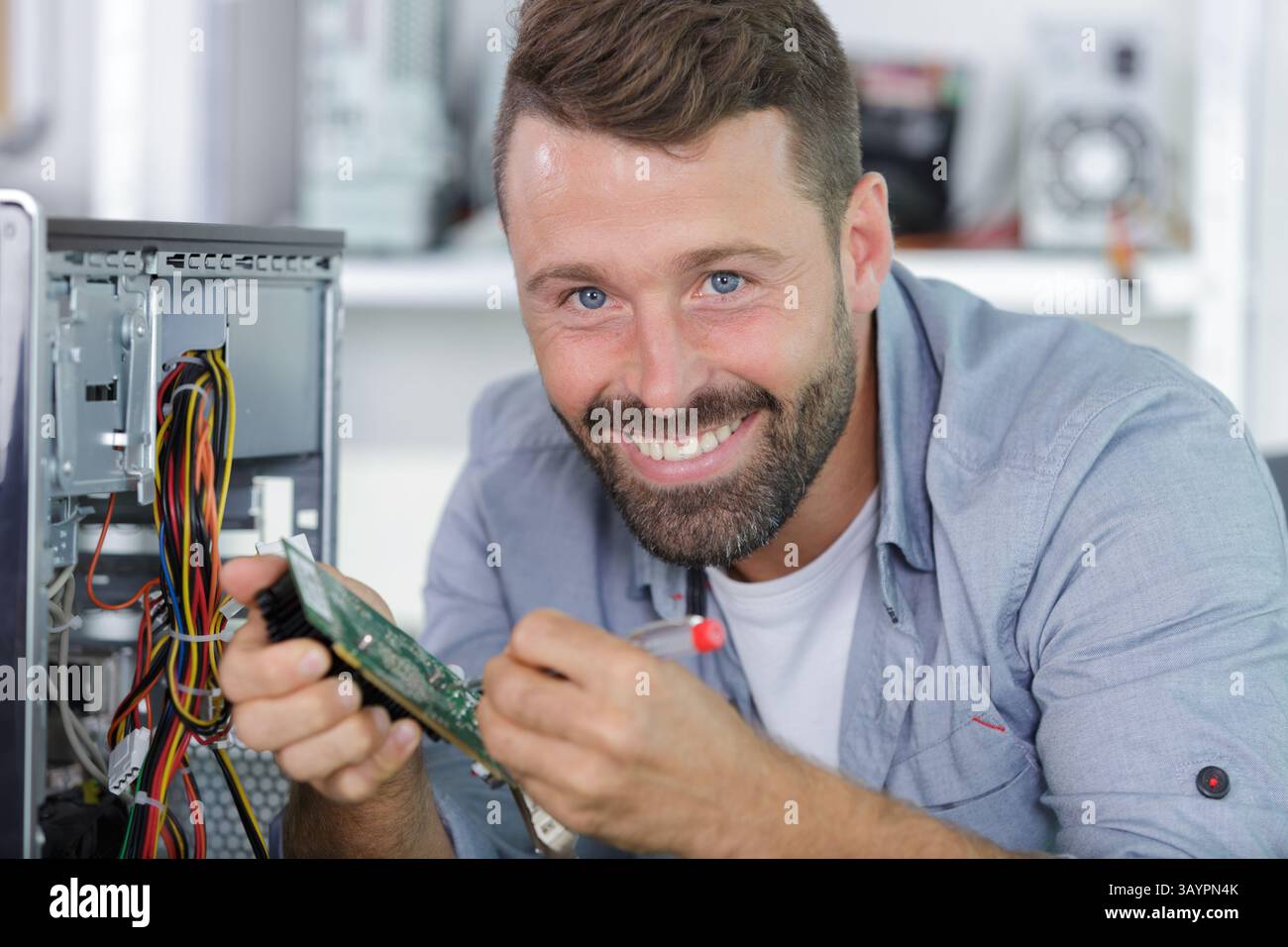 man enjoying fast internet connection Stock Photo - Alamy