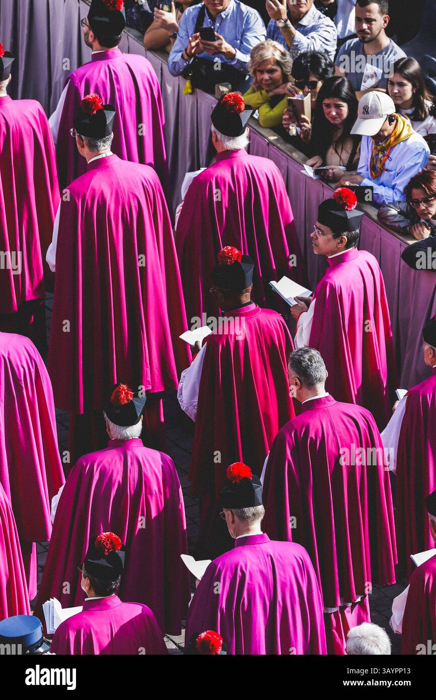 Pope Francis body is carried in a coffin into Saint Peter s Basilica ...