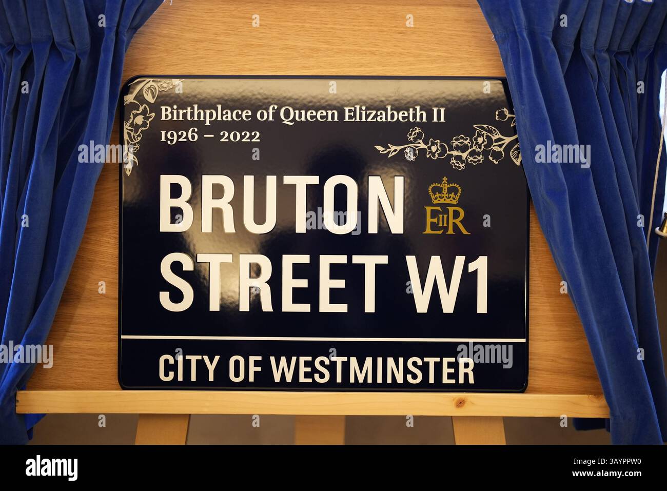 One of eight new commemorative street signs that was unveiled to ...