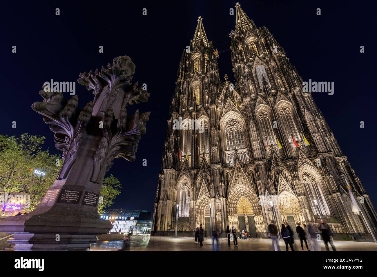 since Easter Sunday 2025, the cathedral is illuminated with new lights ...