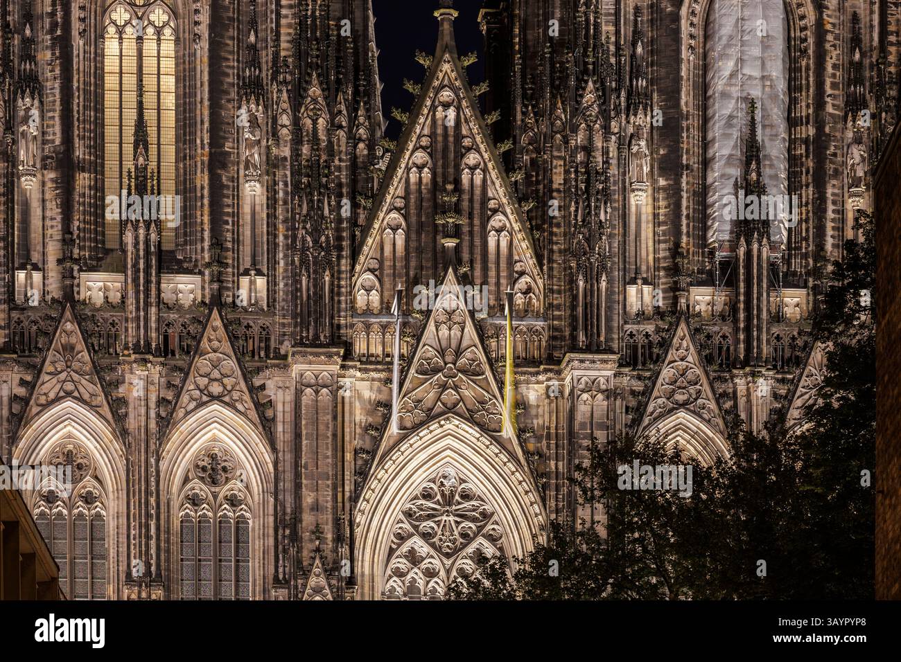 since Easter Sunday 2025, the cathedral is illuminated with new lights ...