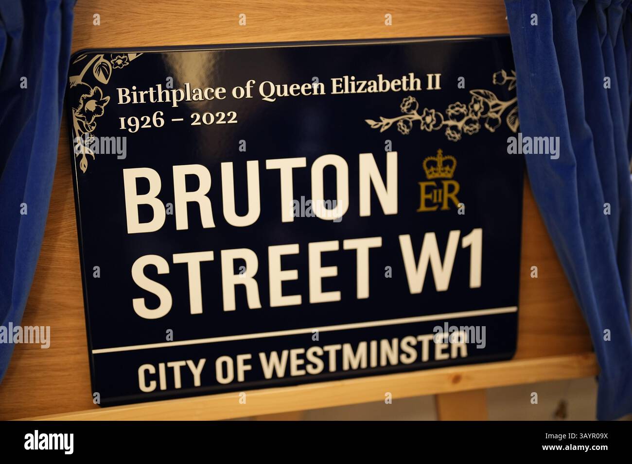 One of eight new commemorative street signs that was unveiled to ...