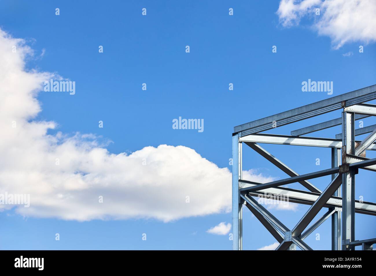 Metal construction. Urban geometrical interlacing of bolted connections ...