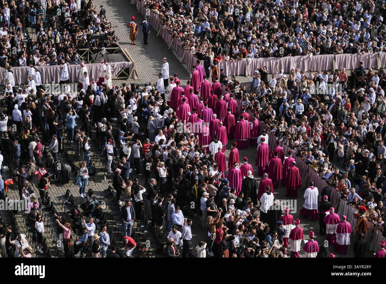 News - Pope Francis body is carried in a coffin into Saint Peter s ...