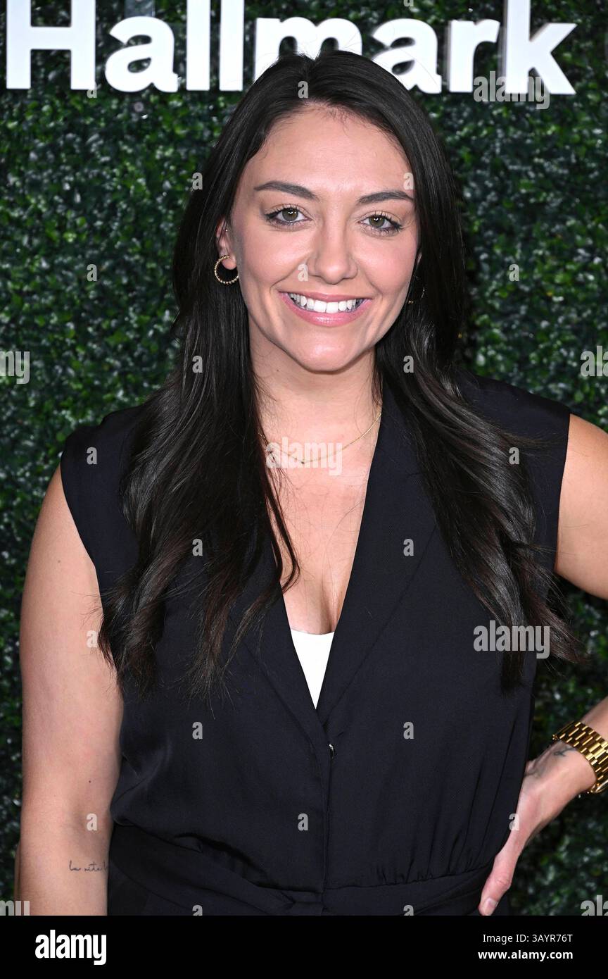 Emily Longeretta beim Screening der 3. Staffel der Hallmark Channel ...