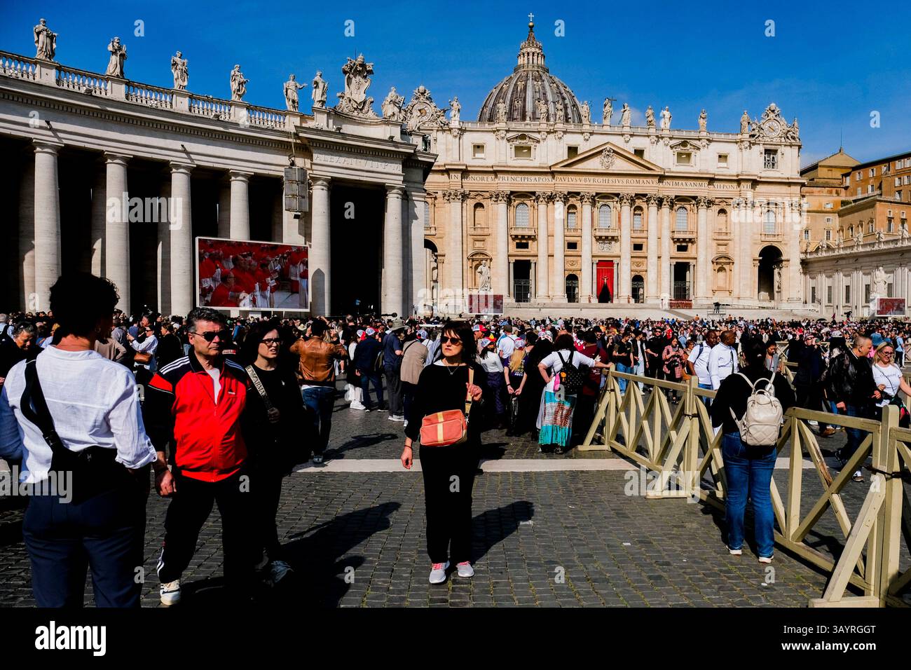 Pope Francis' body is carried in a coffin into Saint Peter's Basilica ...