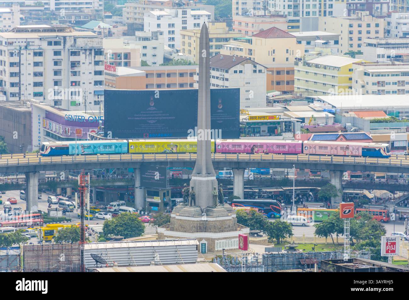 Bangkok, Thailand - October 18, 2016 : Cityscape and Victory Monument ...