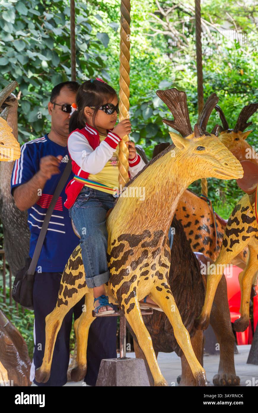 Paris, France, Family, Dad, People, Tourists Visiting Jardin des ...