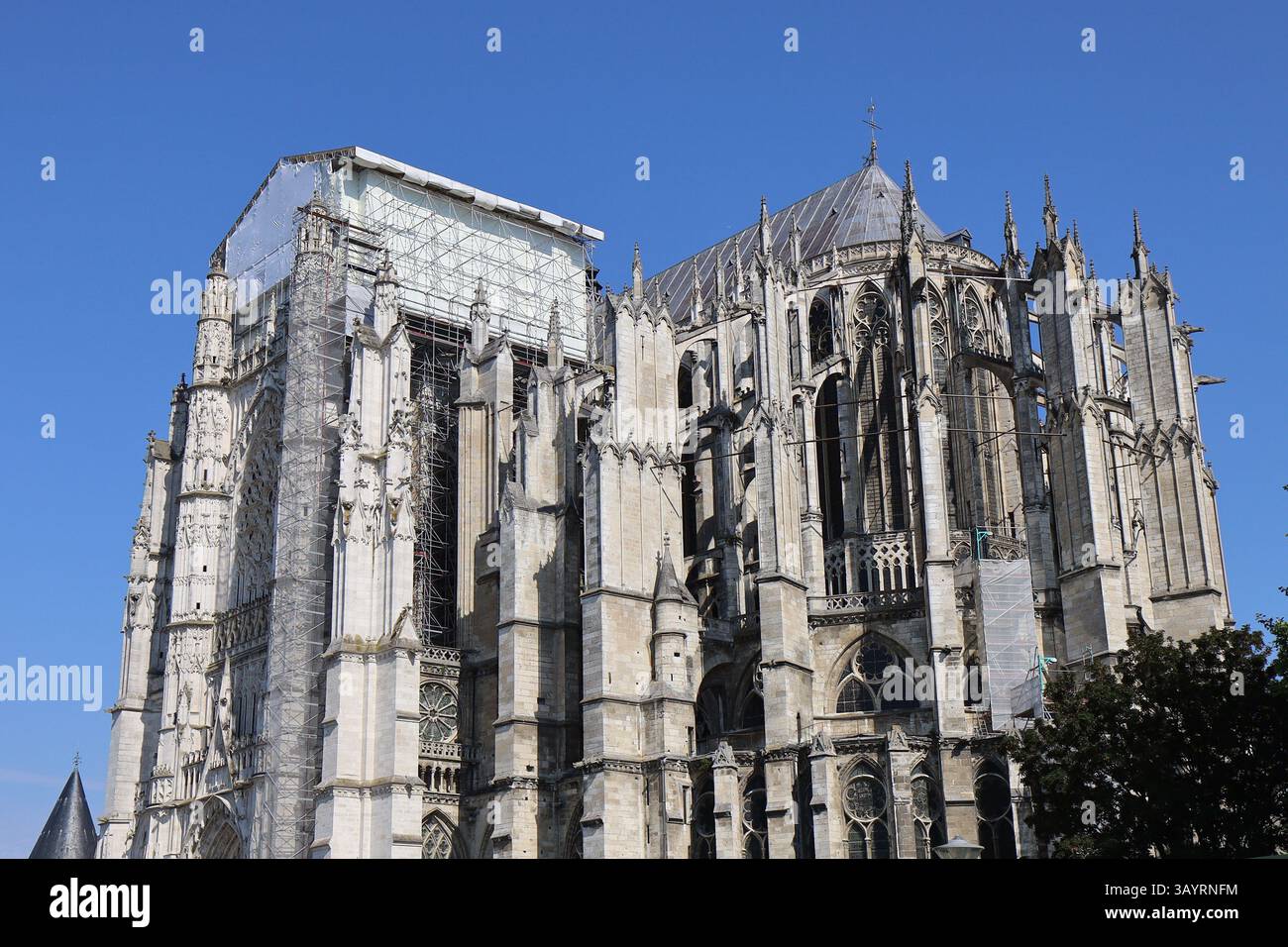 Saint Peter's Cathedral, Gothic cathedral, city of Beauvais, Oise ...