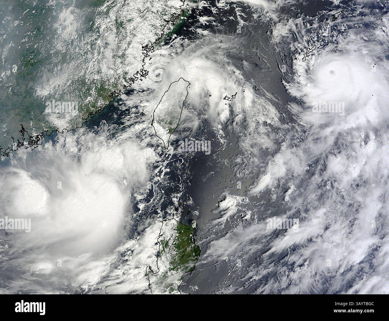 Aug 31, 2010 - Pacific Ocean - Tropical Storm LIONROCK (lower left ...
