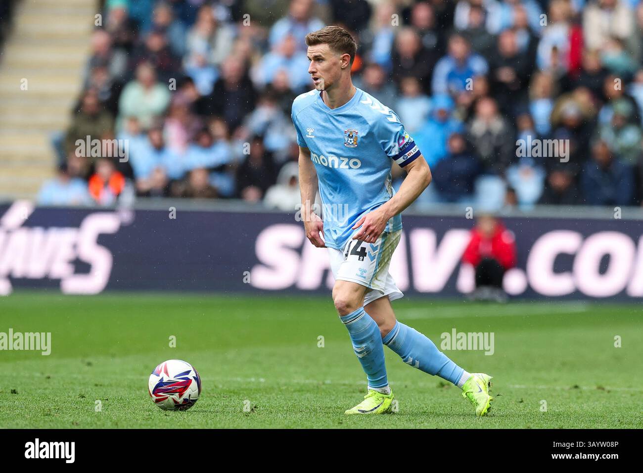 Coventry City's Ben Sheaf during the Sky Bet Championship match at the ...
