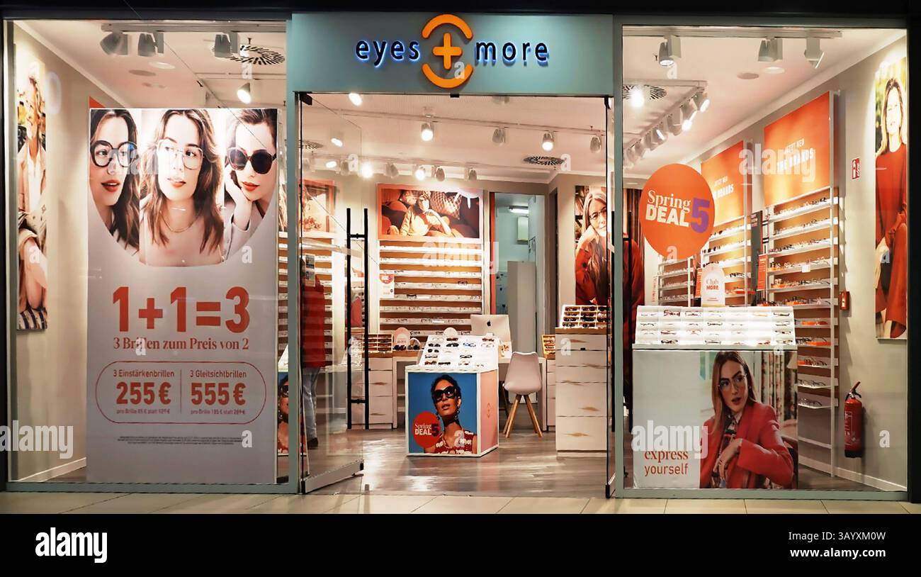eyesmore Filiale - gesehen am 22.04.2024 im LEZ Hannover-Laatzen *** eyes more store seen on 22 ...