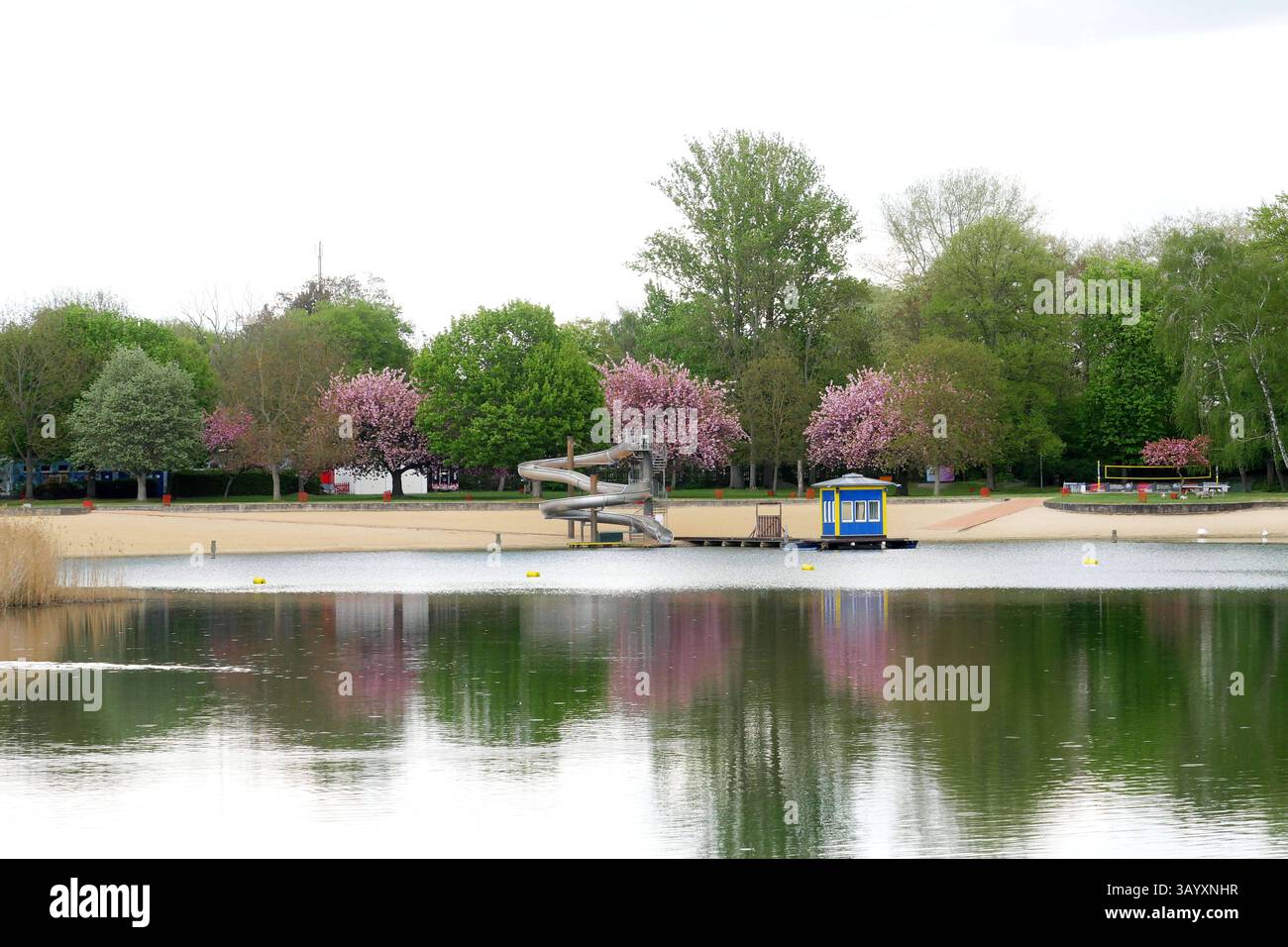 22.04.2025, Berlin - Deutschland. Blick auf das Strandbad Orankesee ...