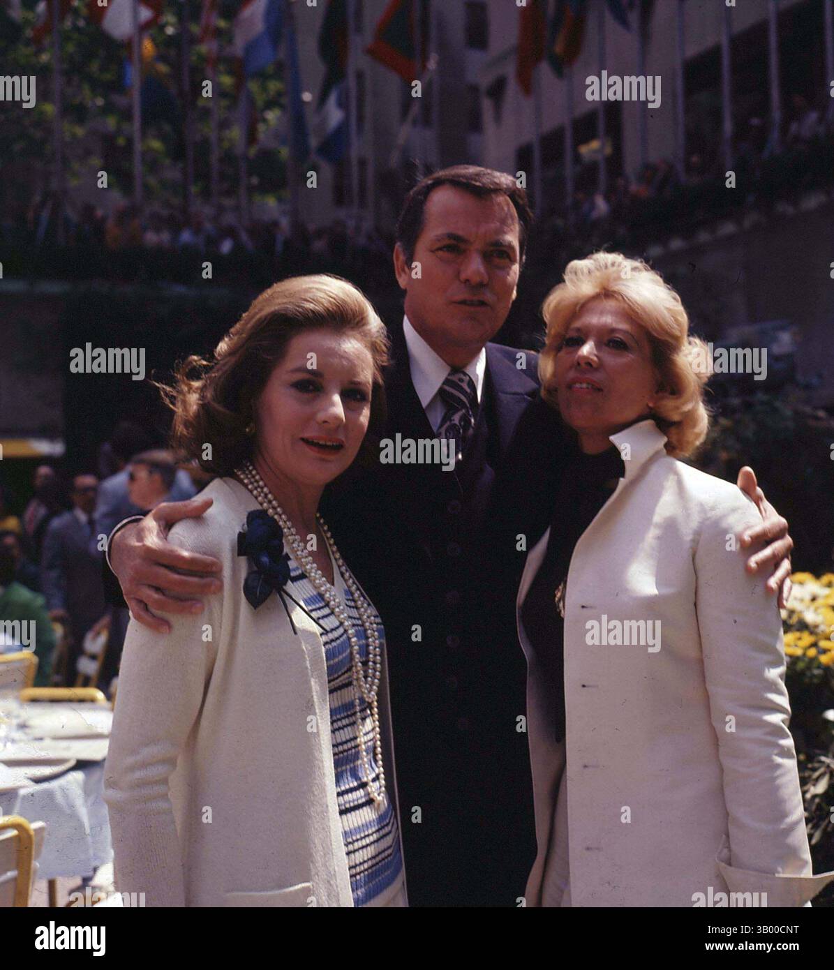 Mar. 24, 2008 - BARBARA WALTERS, PETER MARSHALL, DINAH SHORE.G5038 1977 ...