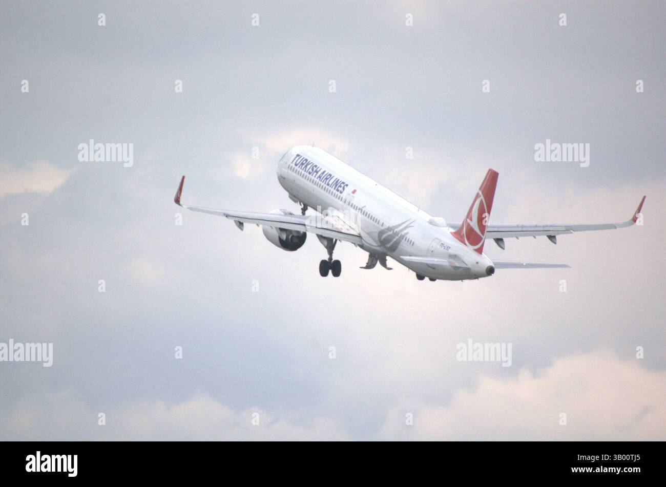 Private jet take off hi-res stock photography and images - Alamy