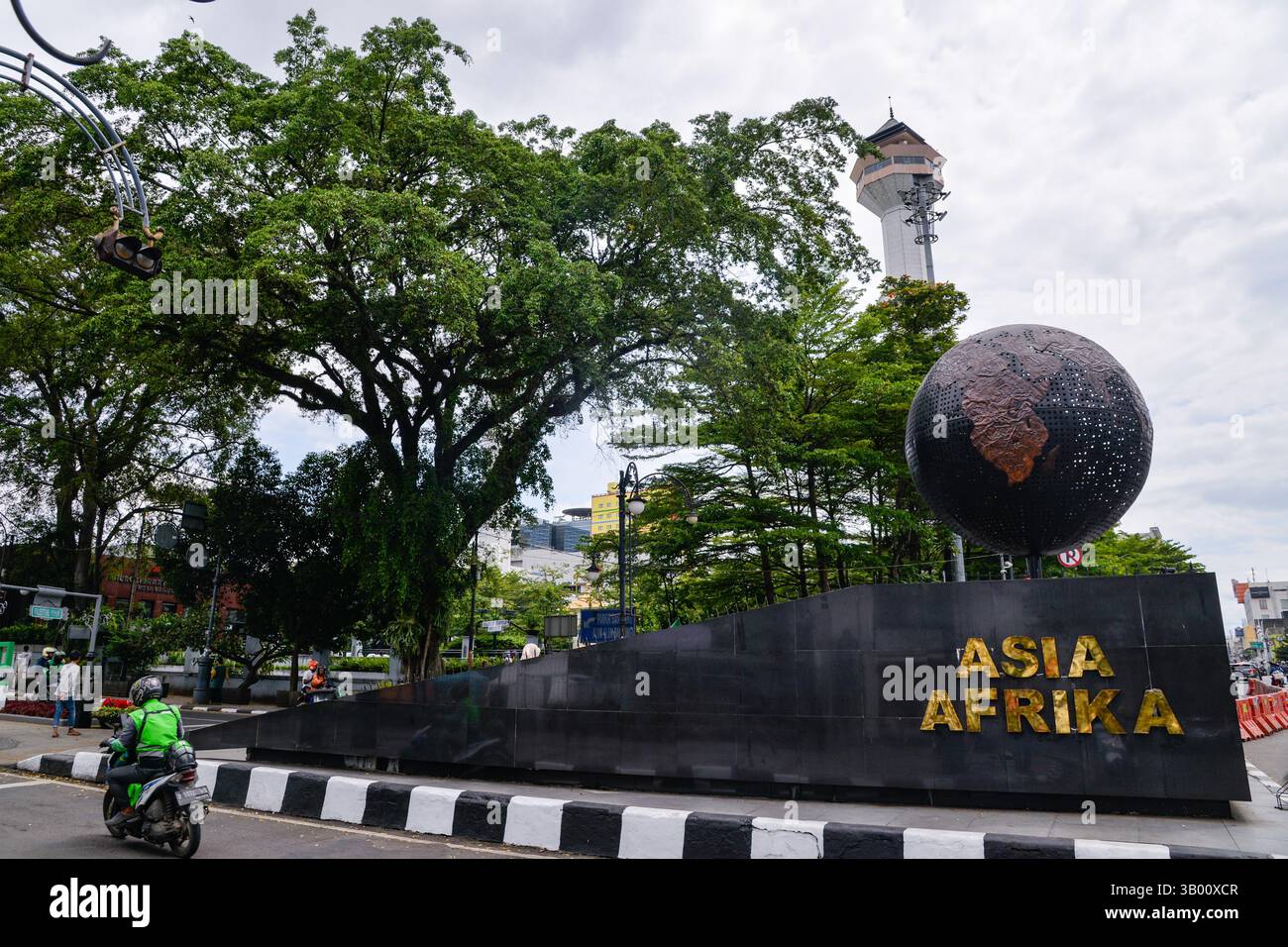 (250423) -- BANDUNG, April 23, 2025 (Xinhua) -- This photo taken on ...