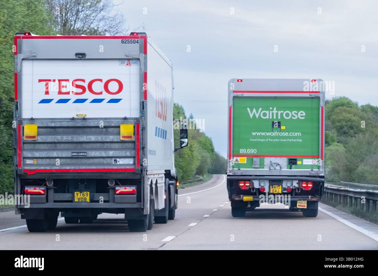 Waitrose logo hi-res stock photography and images - Alamy