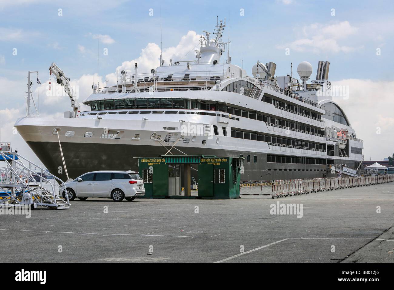 Luxury French cruise ship L'AUSTRAL (Ponant Explorations) moored in Ho ...