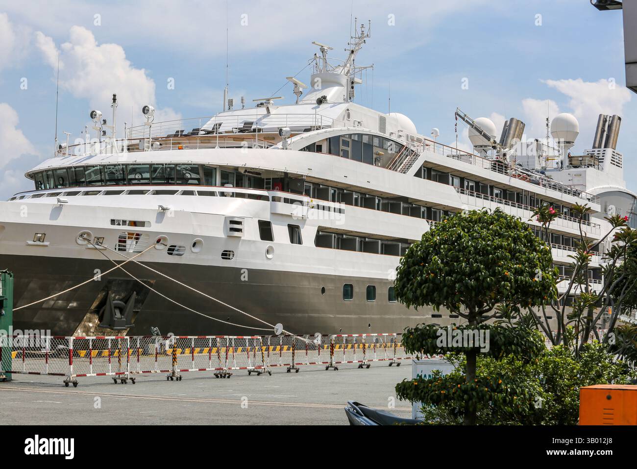 Luxury French cruise ship L'AUSTRAL (Ponant Explorations) moored in Ho ...