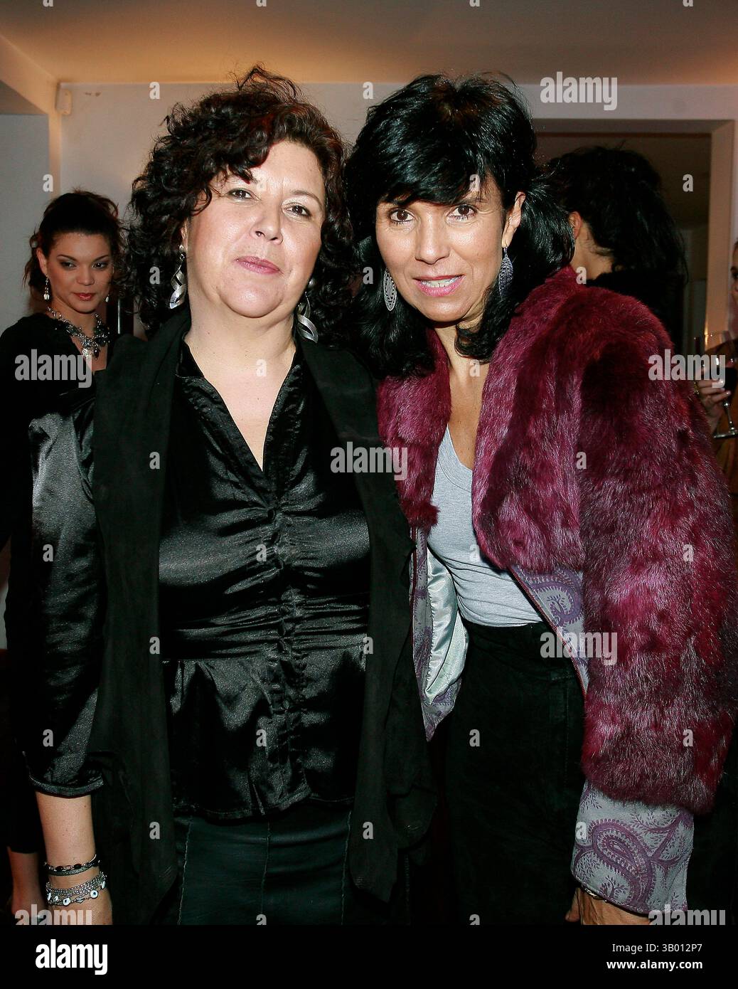 Lanzamiento de la nueva coleccion de julia de rodriguez hi-res stock ...