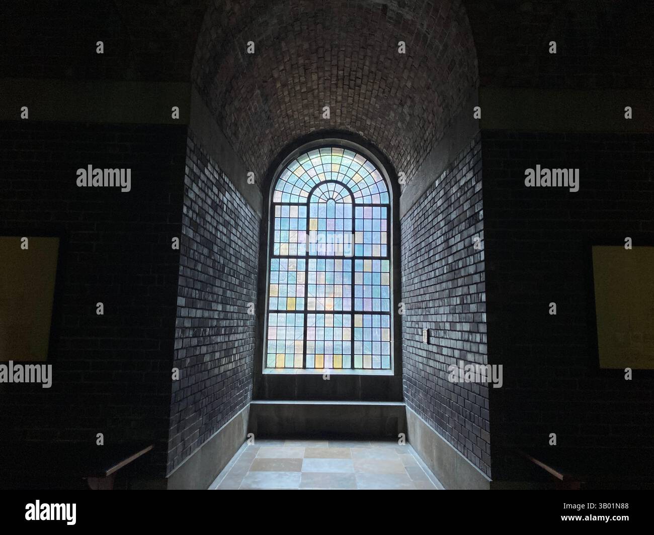 Liverpool Metropolitan Cathedral. Lutyens Crypt below. Arches and ...